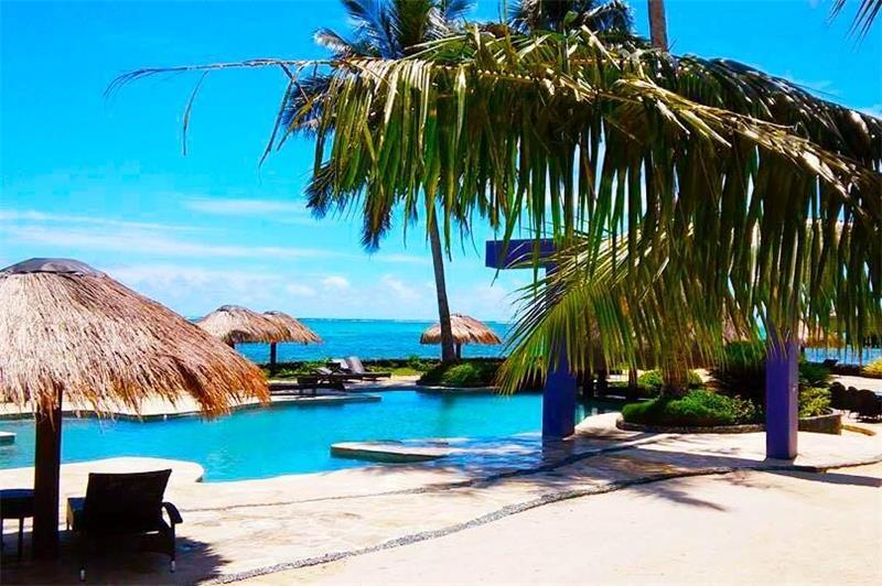 Coconuts Beach Club | Samoa Surf Resort | Perfect Wave Travel