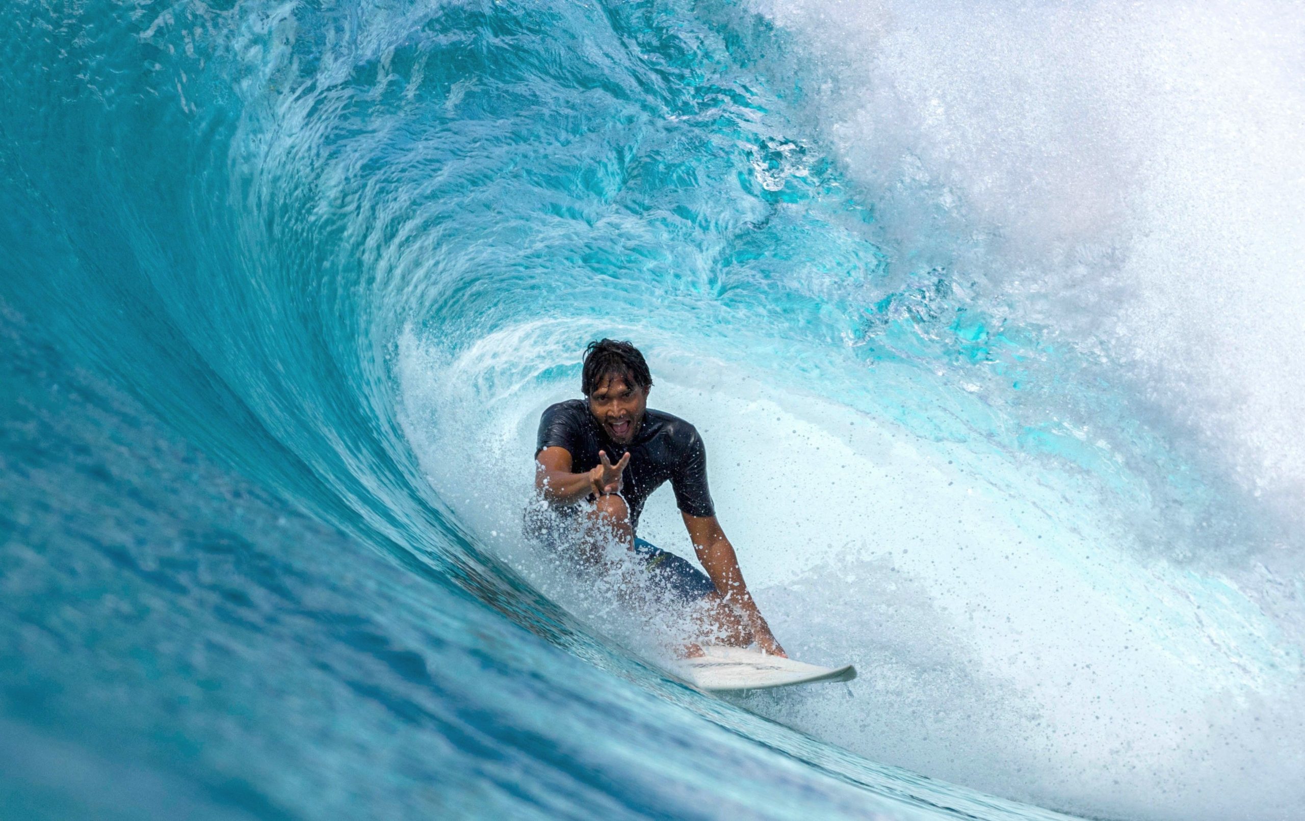 We Discuss Life & Lenswork With THE Maldives Surf Photographer