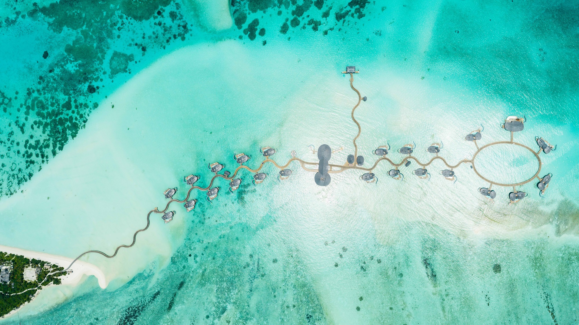 Top 7 Luxury Maldives Surf Resorts - Perfect Wave Travel