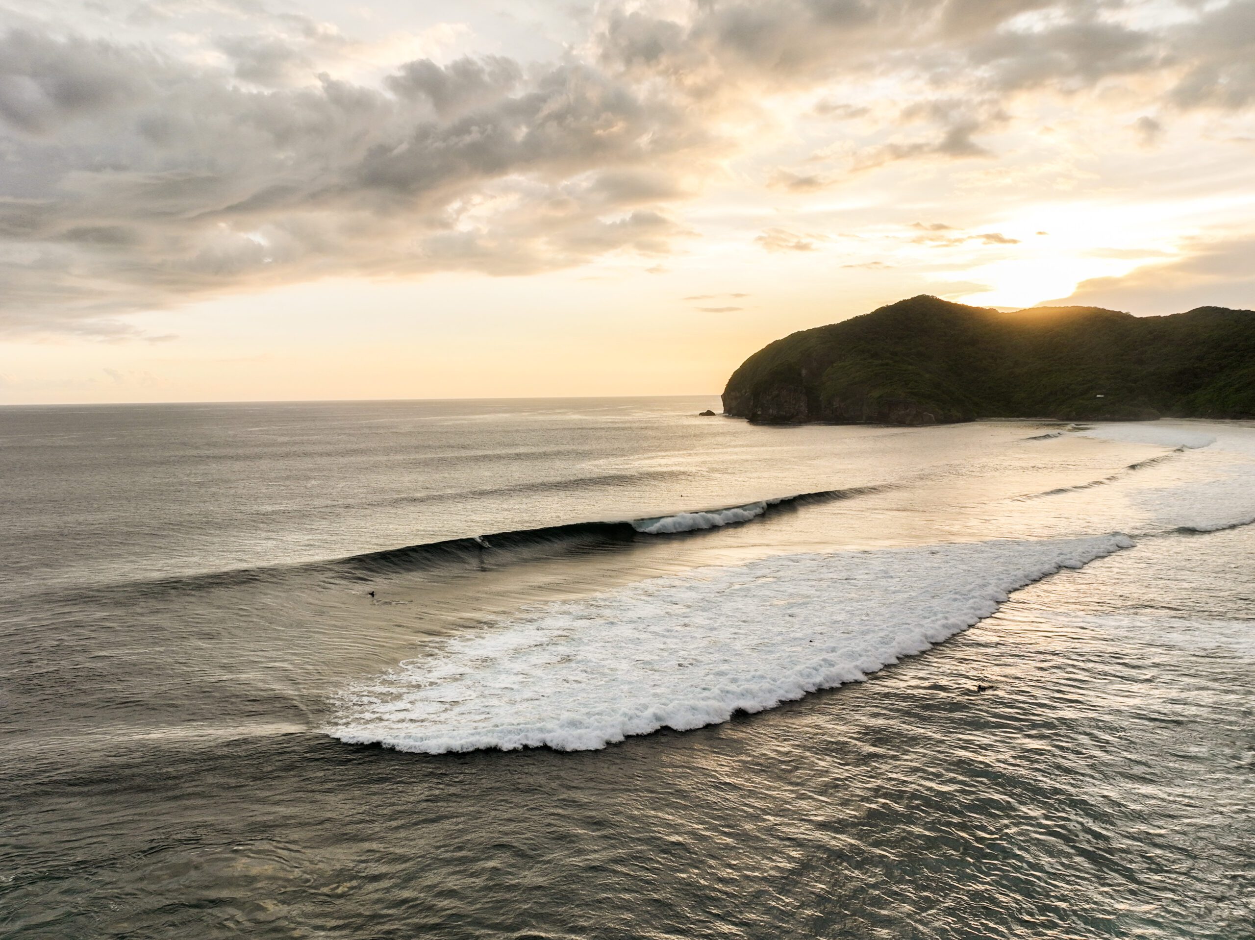 Kini Resort & Villas | Sumbawa Surf Resort | Perfect Wave Travel